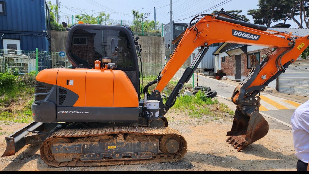 두산 DX55MT-5 판매합니다|전문가들