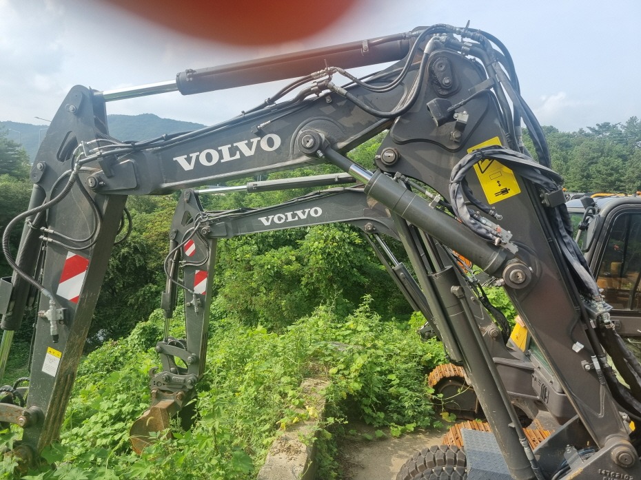 볼보 EW60E 2020년식 삼단붐, 더블타이어|전문가들